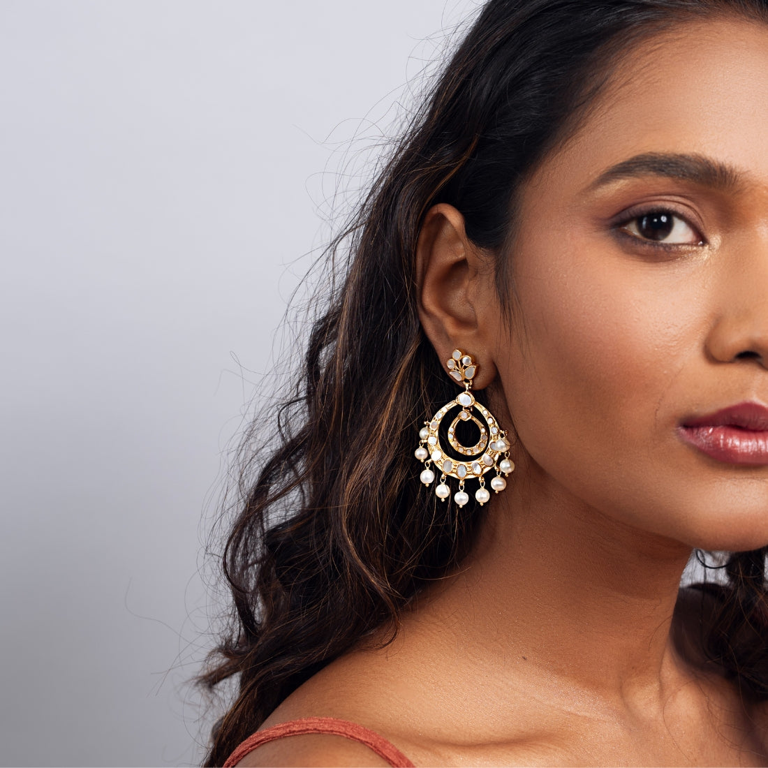 Amara Mother of Pearl Chandbali – Yamoona