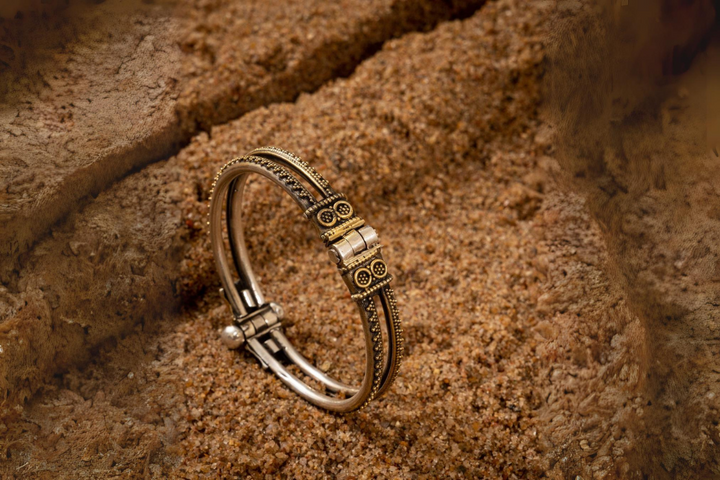 Ultimate Guide to Understanding What 925 Sterling Silver Means – Yamoona